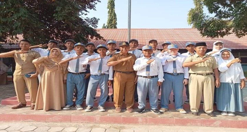 Penyerahan piala Juara 1 & Juara 3 Kejuaraan Futsal STKIP HABI | SMA ...